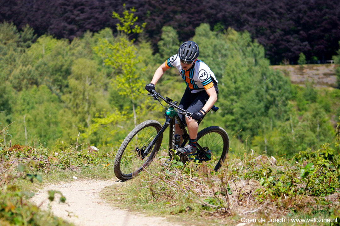 Test | Scott ARX Plus: High-end helm met MIPS voor niet-high-end prijs