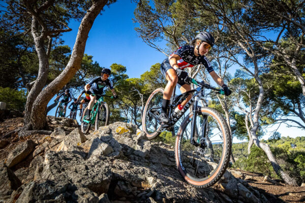 The comeback kid: Manitou presenteert R8 Pro-vork en Mara Pro XC ...