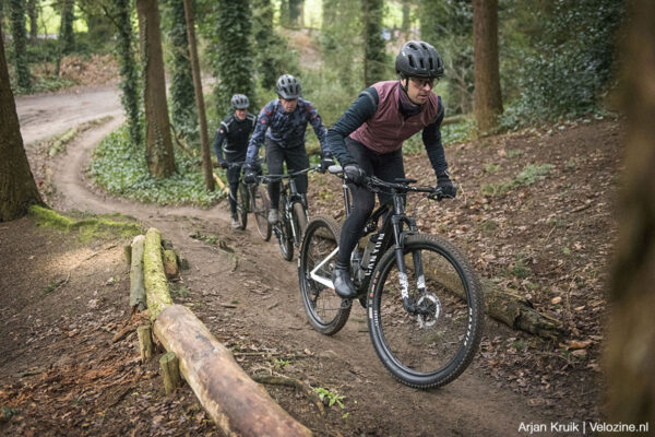 Test | Drie maal twee Shimano-kettingen een jaar lang gebruikt