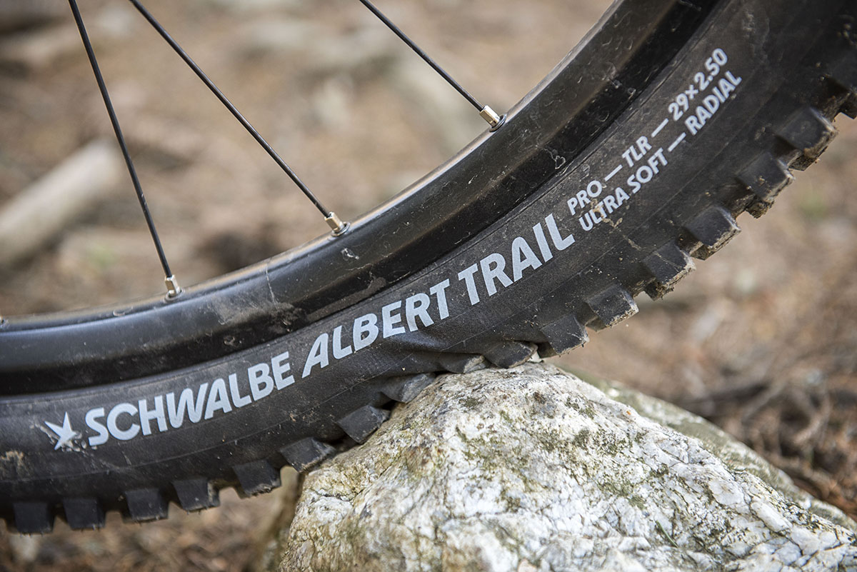Test | Schwalbe Albert Radial: Wat brengen radiaalbanden?